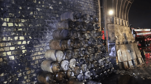 آتش‌سوزی کارگاه شارژ کپسول گازمایع در اصفهان مهار شد